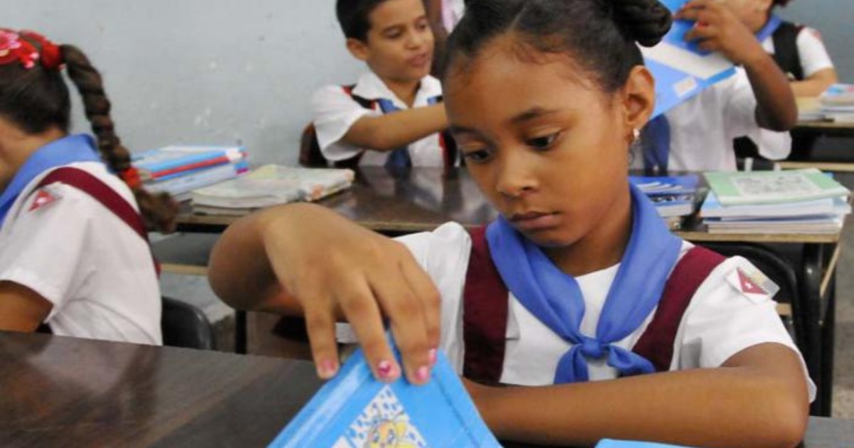 Cuba: no hay papel ni para los materiales escolares | ADN Cuba