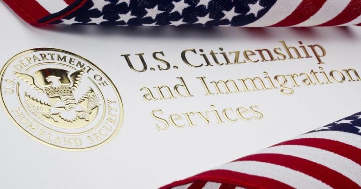 Grupo de cubanos con I-220B gana demanda y podrán aplicar a la ...