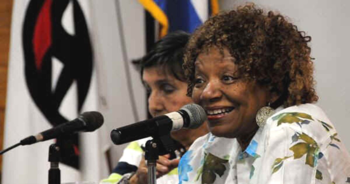 Tras críticas la intelectual oficialista cubana Nancy Morejón no ...