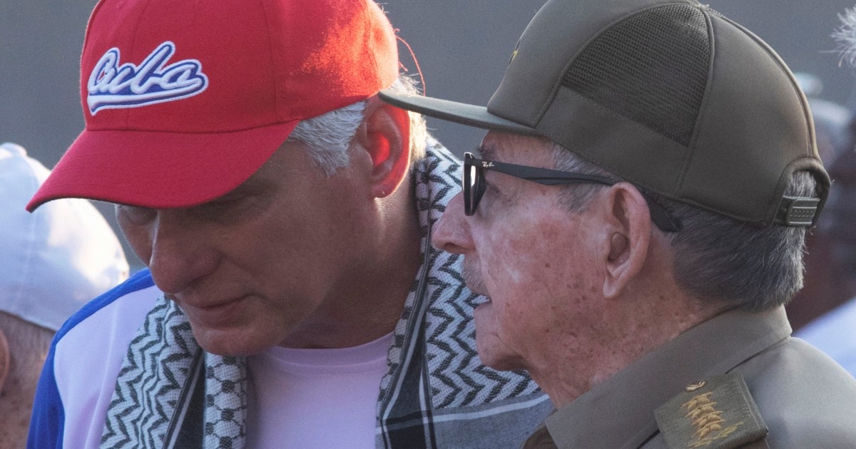 Raúl Castro va al desfile del 1 de mayo con espejuelos Ray-Ban | ADN Cuba