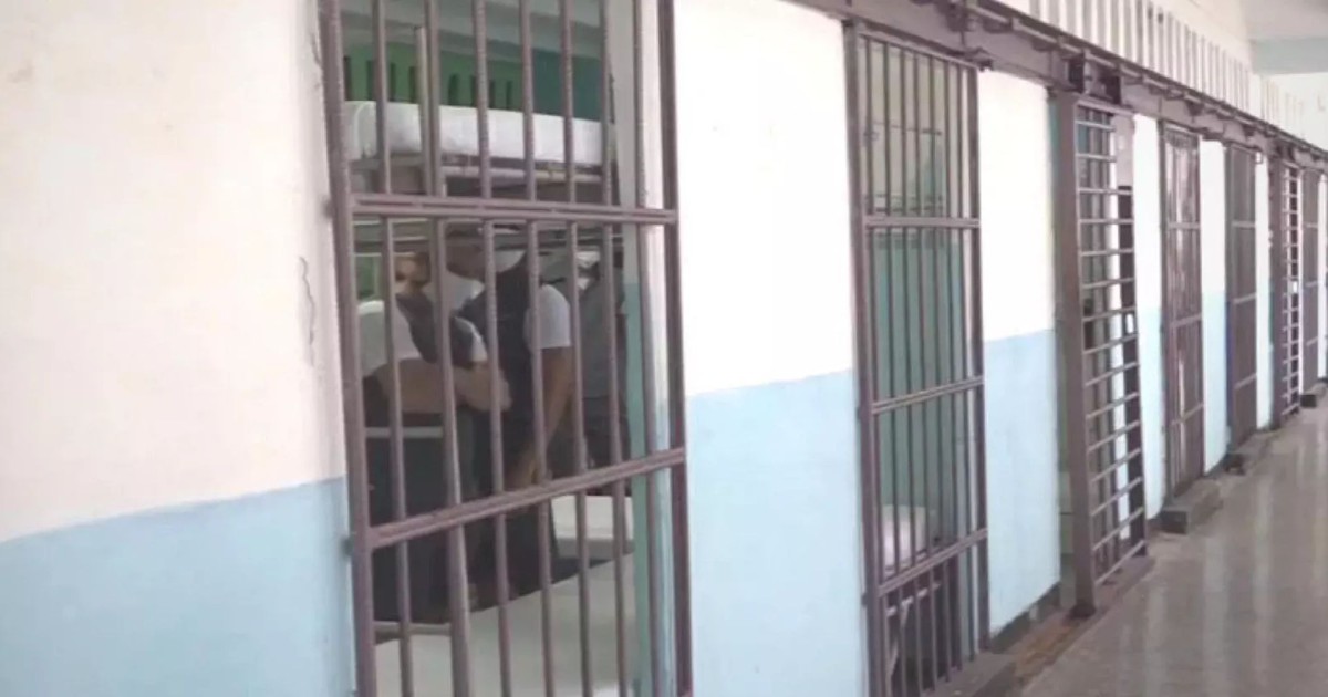 Prohíben tener almohadas y abanicos a reclusos en prisión de Guantánamo ...